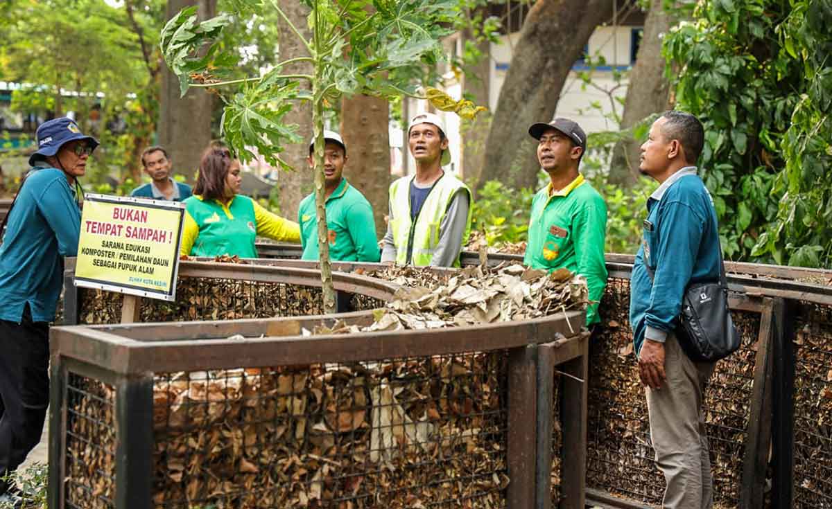 Sukses Kelola Sampah Organik Dan Budidaya Maggot Pemkot Kediri Terima